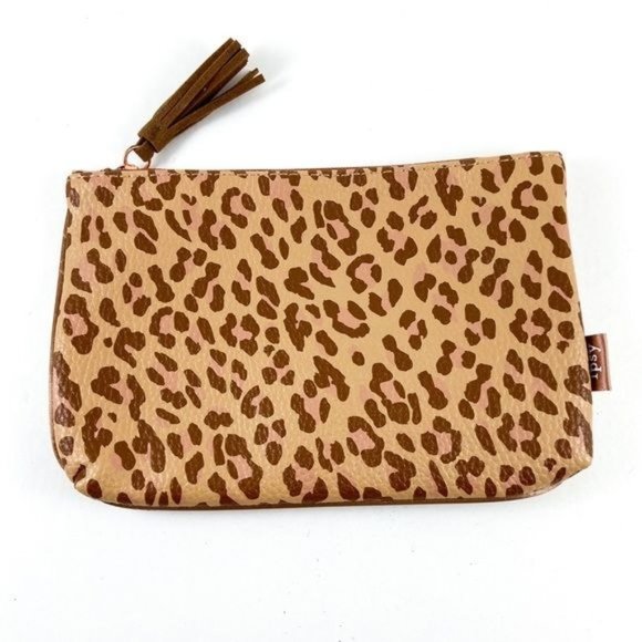 ipsy | Bags | Ipsy Makeup Bag Brown Leopard Print Wild Side November 29 ...